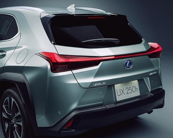 レクサスから新型のSUV「UX」とセダン「ES」登場。あなたの本命は？