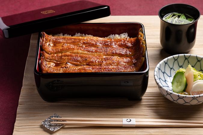 ホテルで楽しむ粋なニッポン。舟遊び、剣術、茶の湯も嗜む？