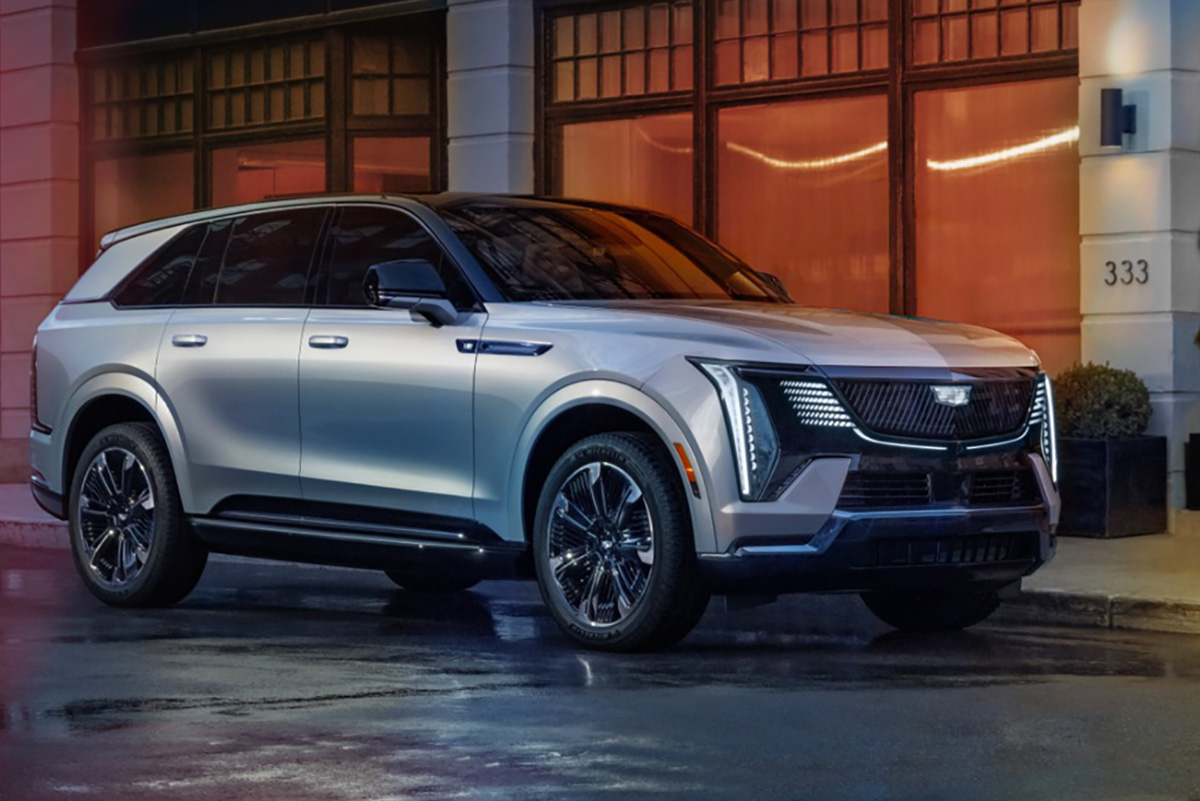 【日本でウケる最新SUV3選】ランクルを凌ぐ魅力のエスカレードIQ、アキュラ、インフィニティ