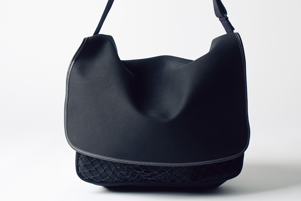 老舗「ブレディ」にノンネイティブが別注！クラシックなコラボバッグを藤井隆行が解説